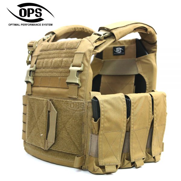 TRIPLE M4/AK MAG POUCH/PANEL - UR-TACTICAL